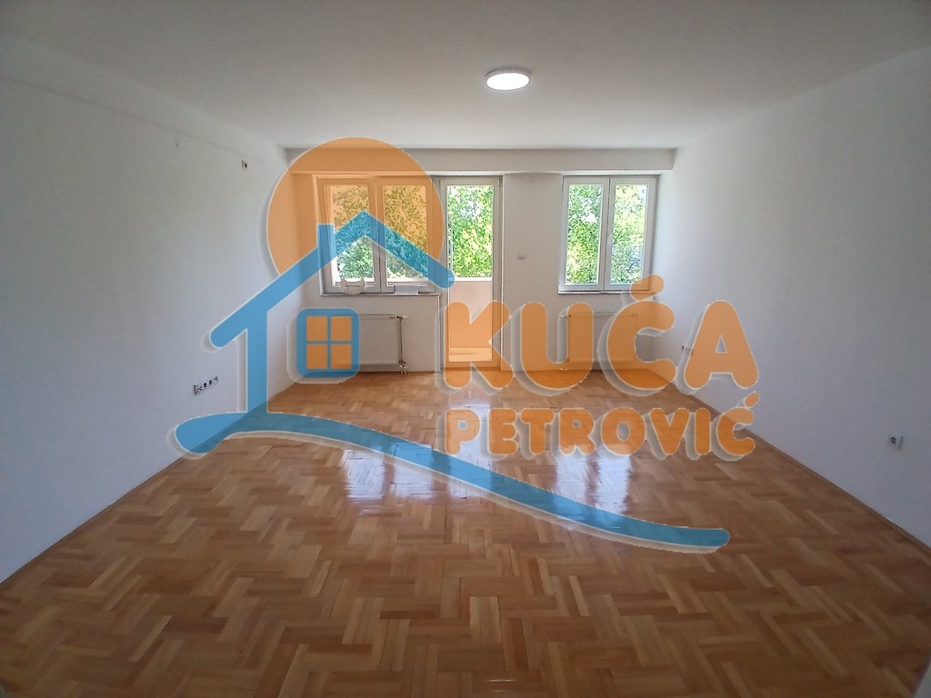Lokal, 73 m2, Dom zdravlja, Vojvode Tankosića ID: i-014424