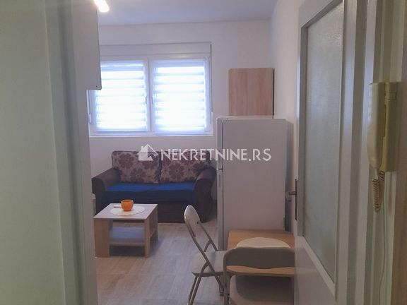 Izdaje se garsonjera na Karaburmi