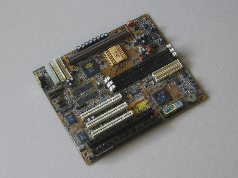 Matična ploča PCChips M747 BX Pro