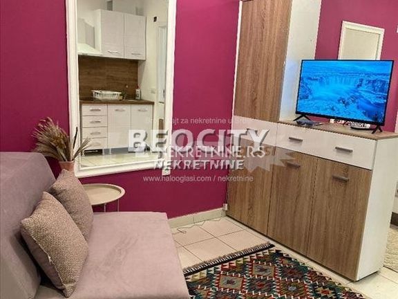 Voždovac, Medaković, Rastka Petrovića, 0.5, 25m2, 70000EUR
