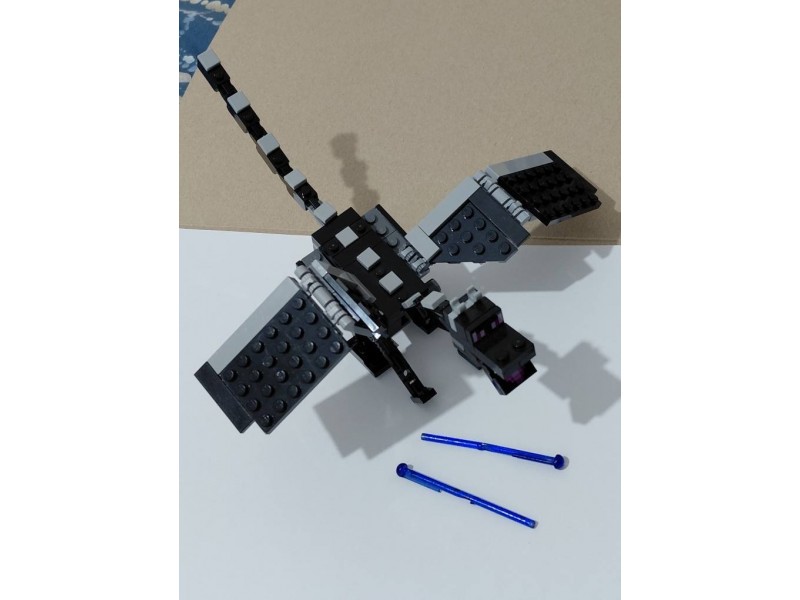 Lego minecraft zmaj iz seta 21151
