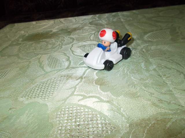Super Mario Kart - Toad - McDonalds figura iz 2024.