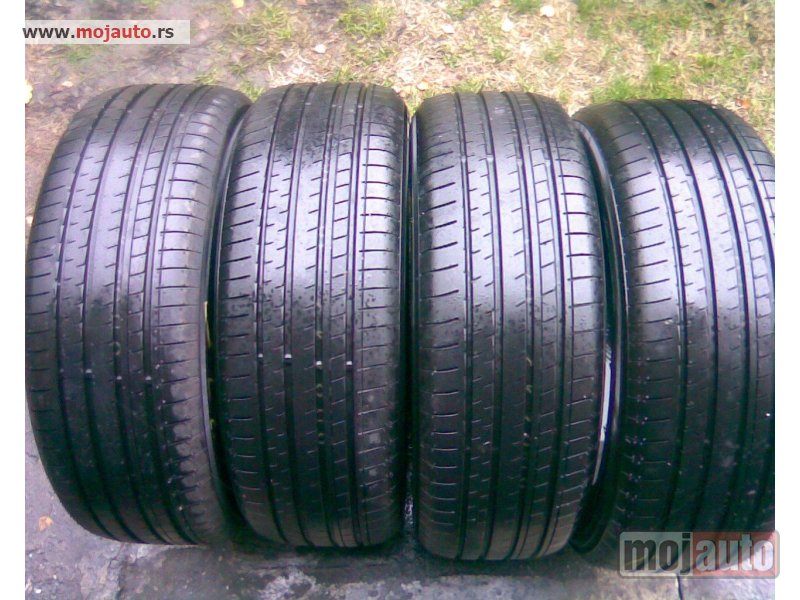 225/55R18 98H YOKOHAMA ADVAN v61