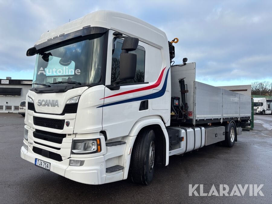 Prodaje se Scania P 320 4x2 kamion s ravnom platformom na aukciji