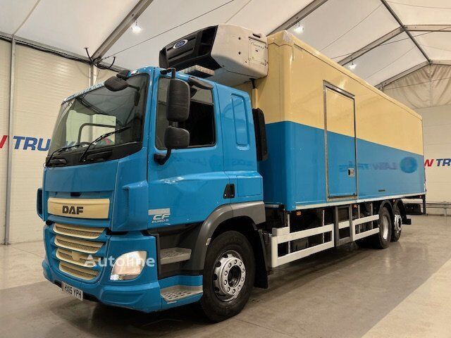 DAF CF 330 6x2 Sleeper Cab Fridge Box Manual kamion s ravnom platformom