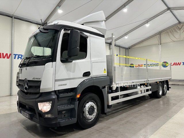 Mercedes-Benz Actros 2530 kamion s ravnom platformom