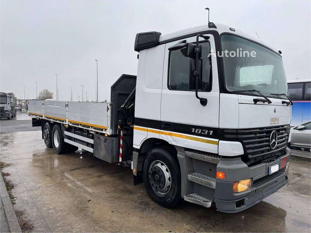 Mercedes-Benz Actros 1831 kamion s ravnom platformom