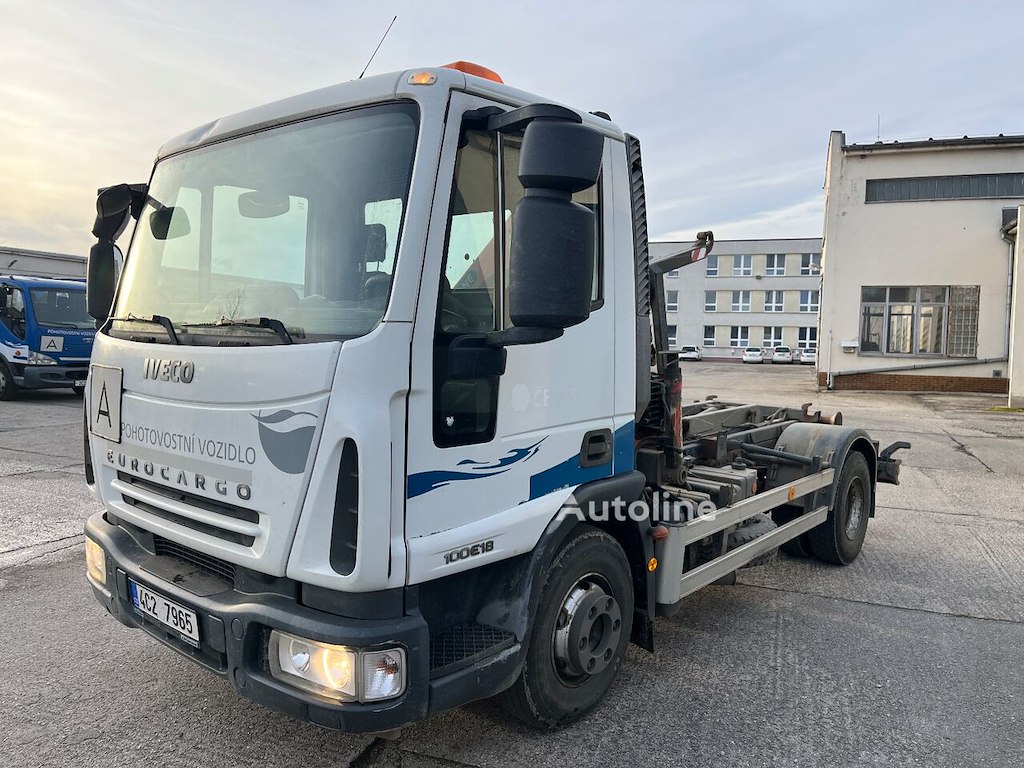 Prodaje se IVECO EUROCARGO 100E18 + HR rol kiper sa kukom na aukciji