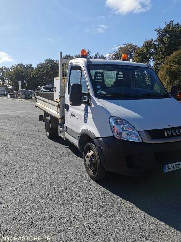 Prodaje se IVECO 35C13 kamion kiper < 3.5t na aukciji