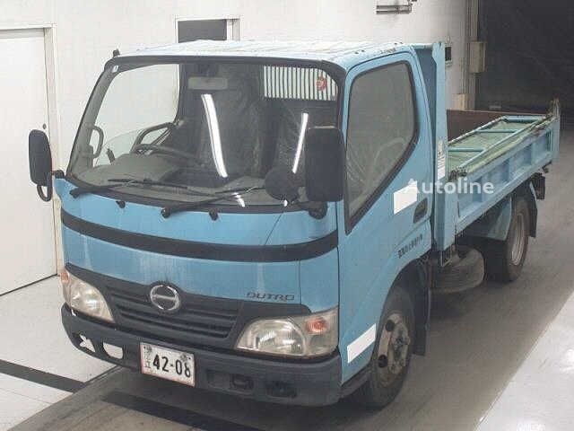 Hino DUTRO kamion s ravnom platformom < 3.5t