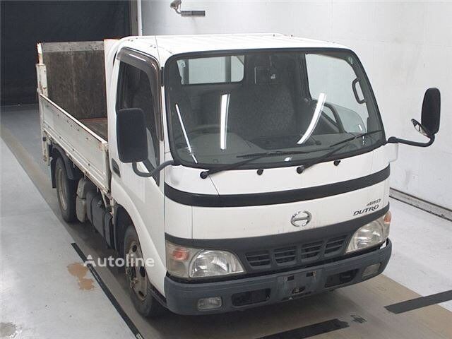 Hino DUTRO kamion s ravnom platformom < 3.5t