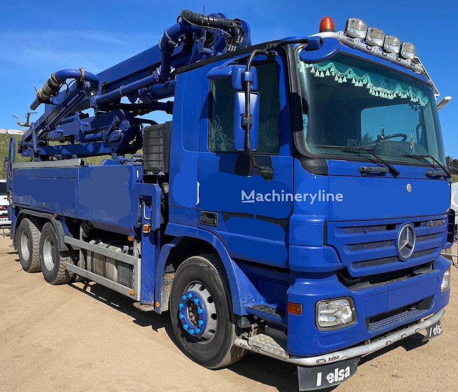 Schwing S 31 HT na šasiji Mercedes-Benz Actros / Telescopic pumpa za beton