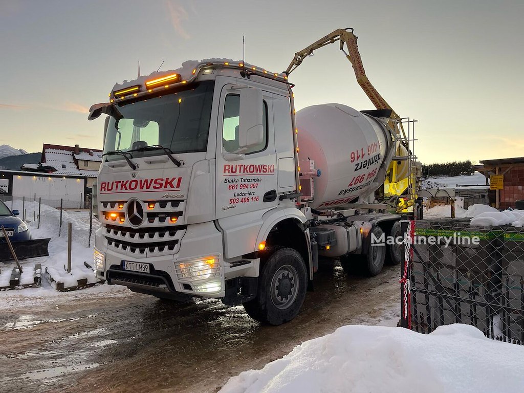 Cifa na šasiji Mercedes-Benz Arocs 3345 kamion s mešalicom za beton