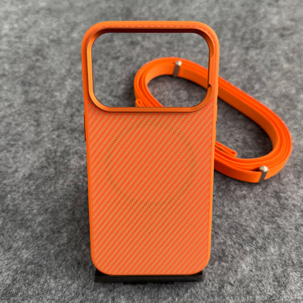 Maska za iPhone 17 Pro Max narandžasto Carbon Wave