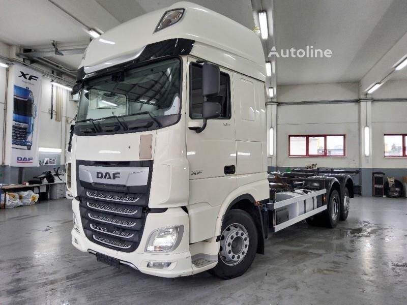 DAF XF 530 FAN 6X2 N vozilo za prevoz kontejnera