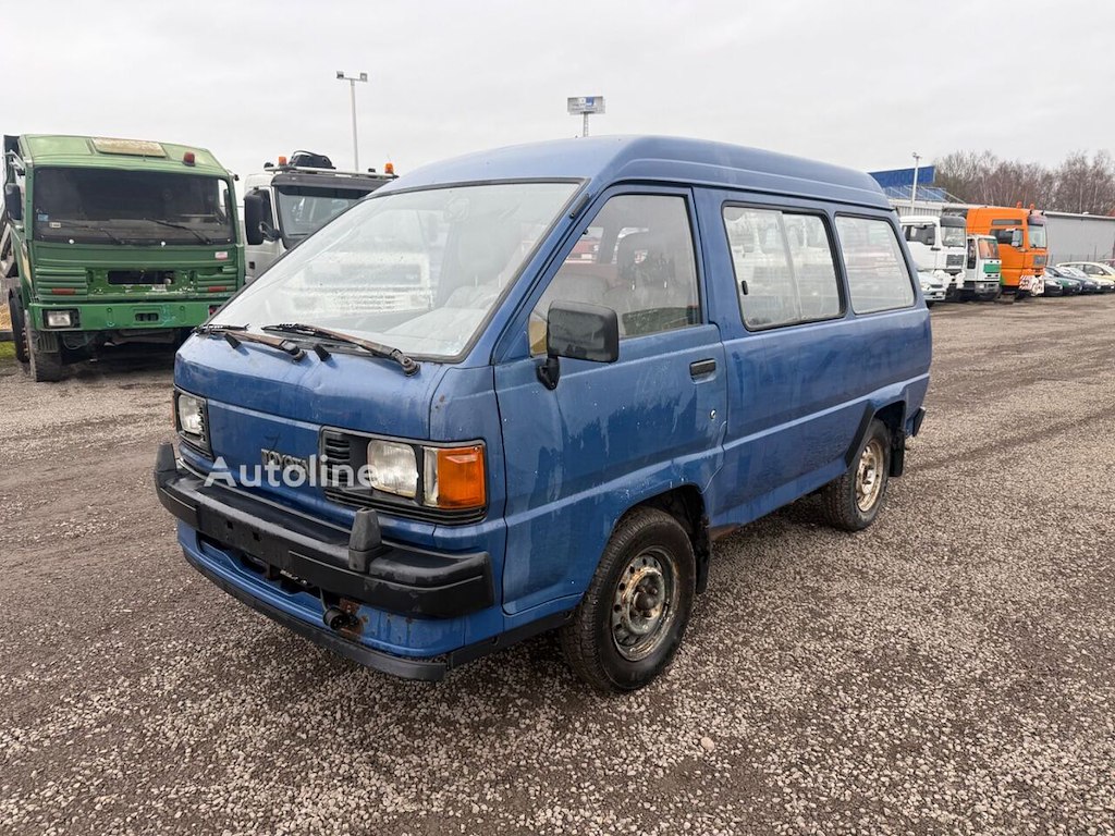 Toyota Lite-Ace 1.5 benzin manual minibus furgon