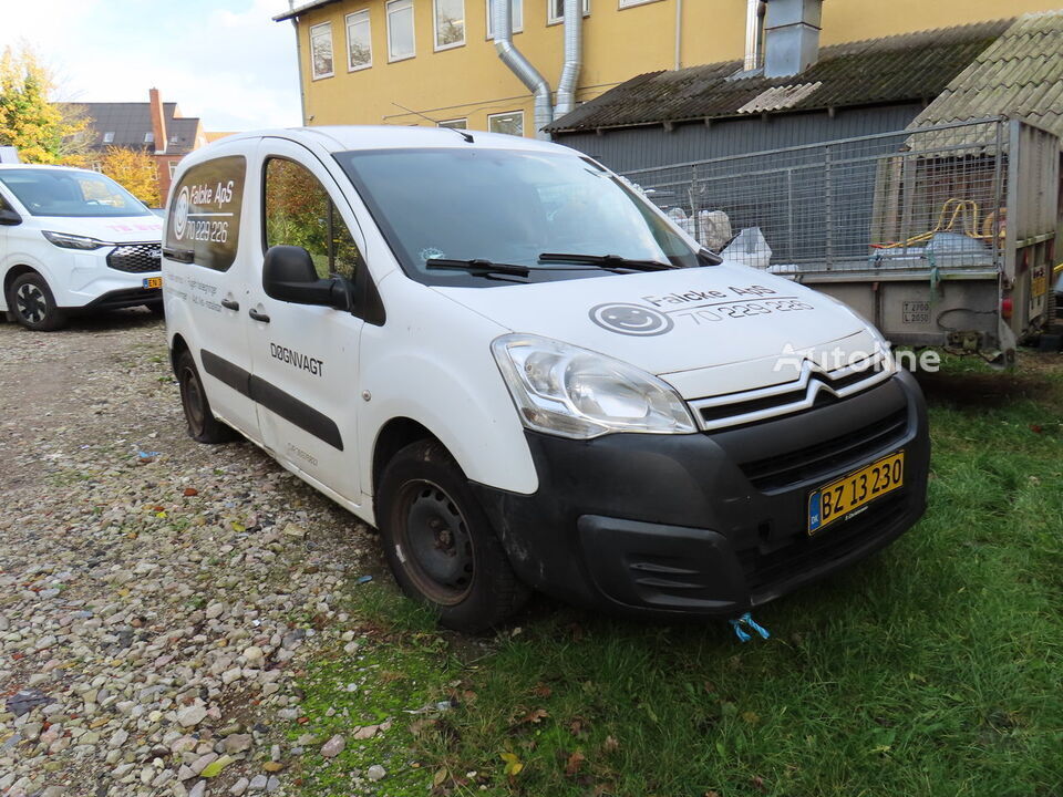 Prodaje se Citroen BERLINGO 1.6 Blue Hdi laki furgon na aukciji