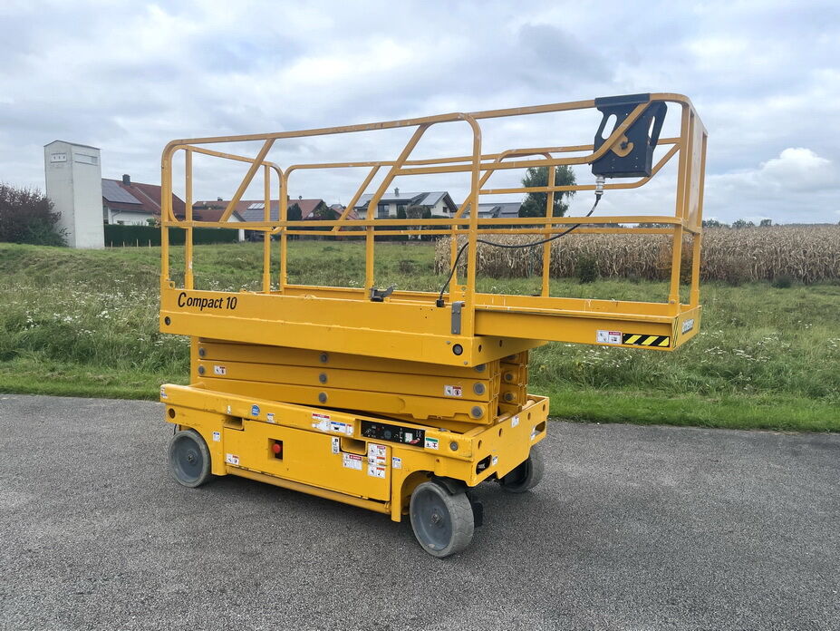 Haulotte Compact 10 makazasta platforma