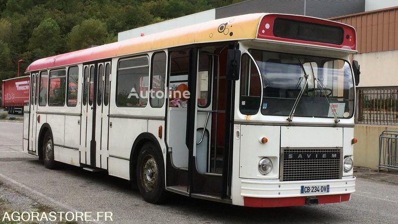 Prodaje se Saviem SC10U autobus s restoranom na aukciji