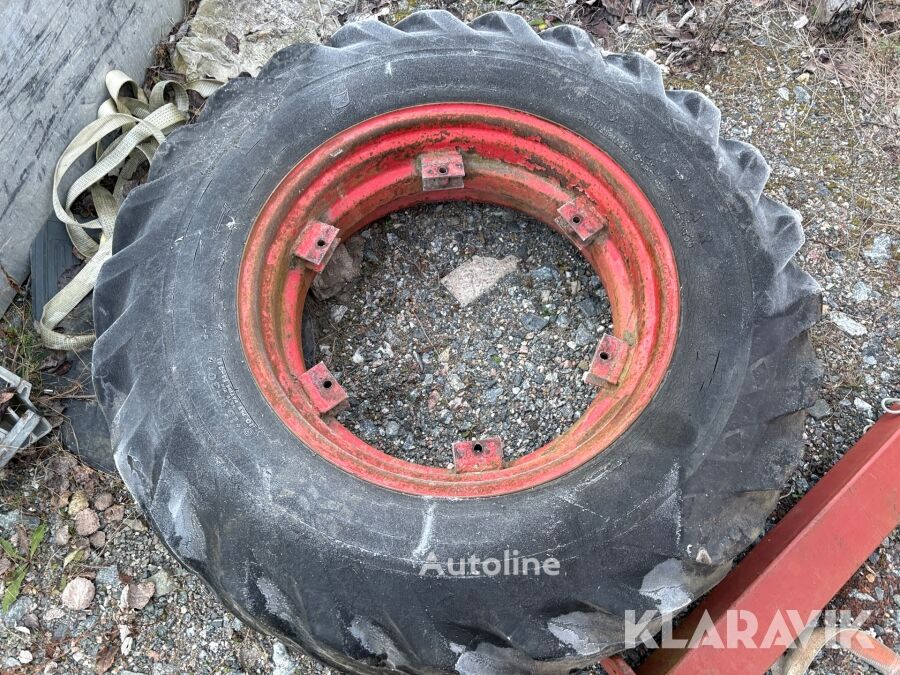 Prodaje se Goodyear Industrial Sure Grip Tractor točak na aukciji