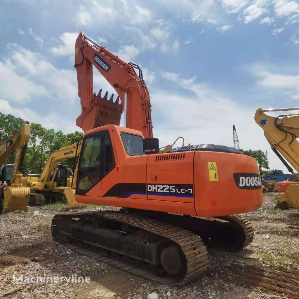 Doosan DH225 bager guseničar