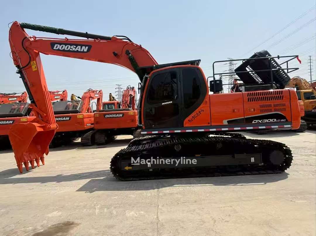 Doosan DX300LC bager guseničar