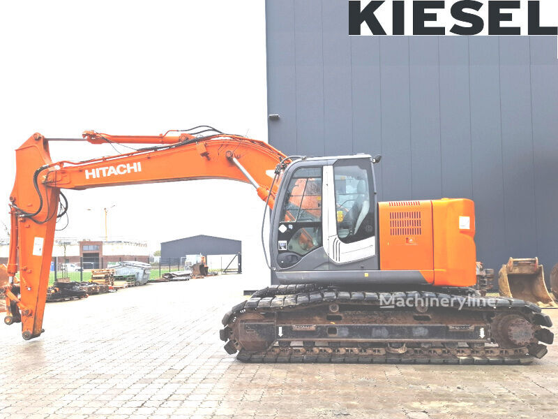 Hitachi ZX225USLC-3 bager guseničar