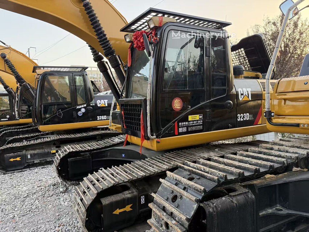 Caterpillar 323D2L bager guseničar