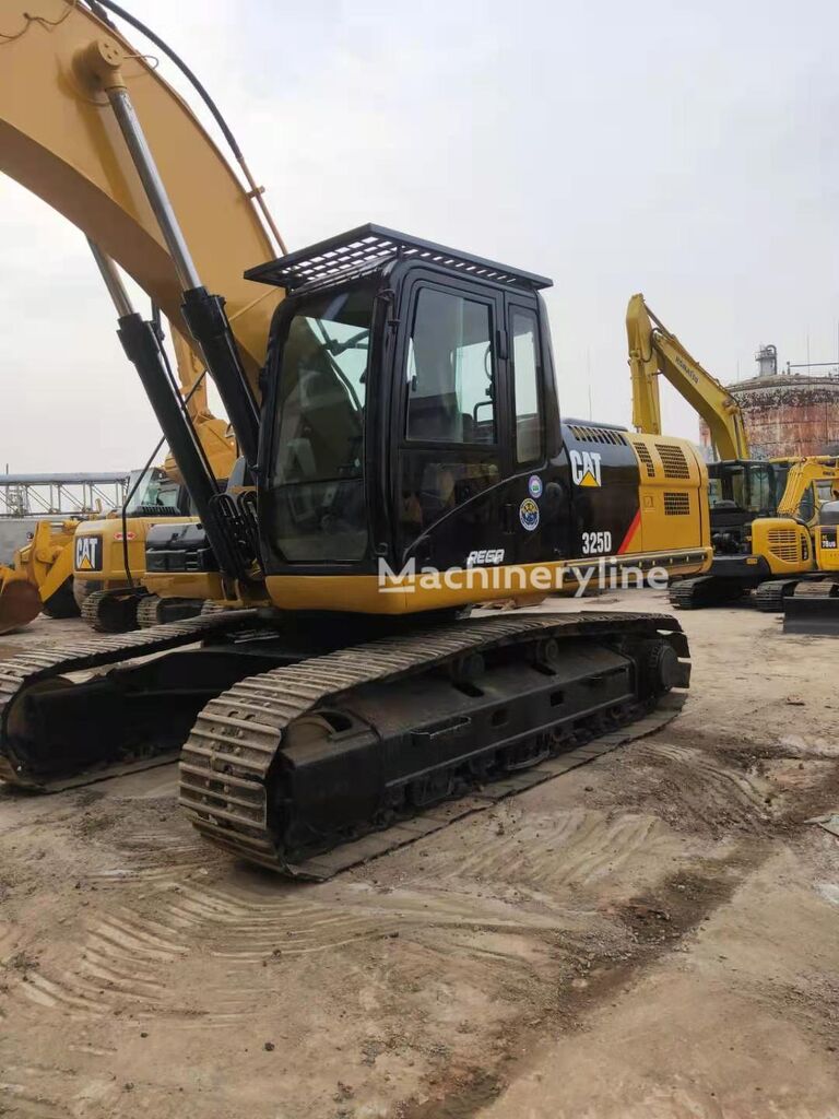 Caterpillar 325 bager guseničar