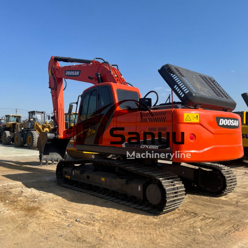 Doosan DX225 bager guseničar