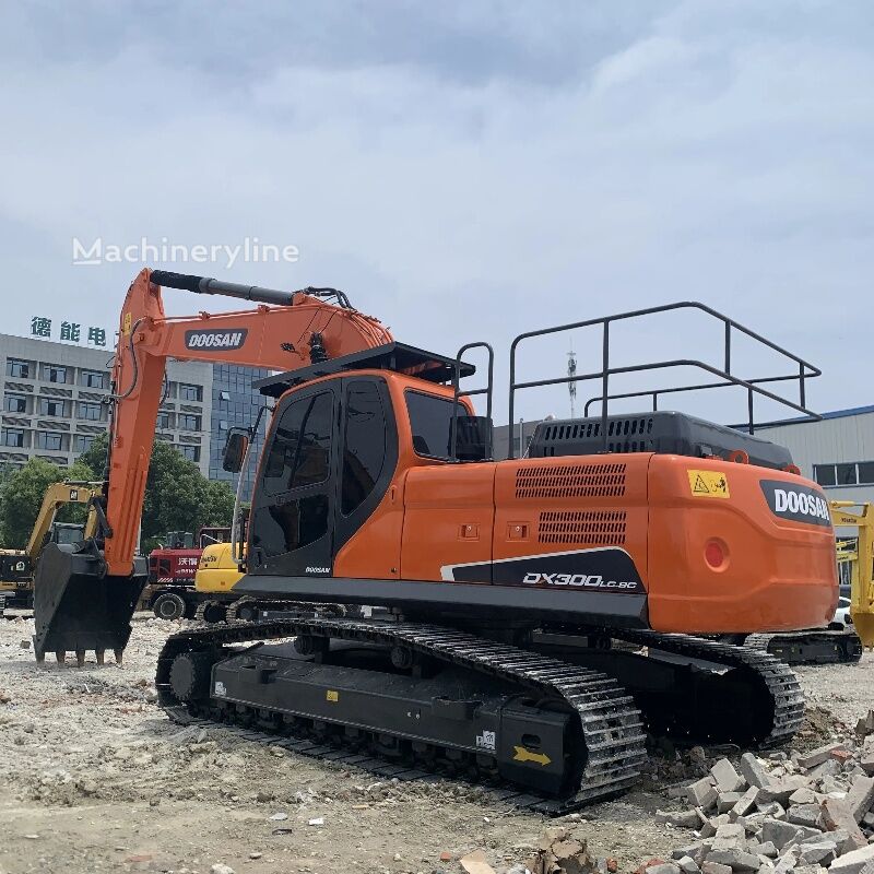 Doosan DX300 bager guseničar