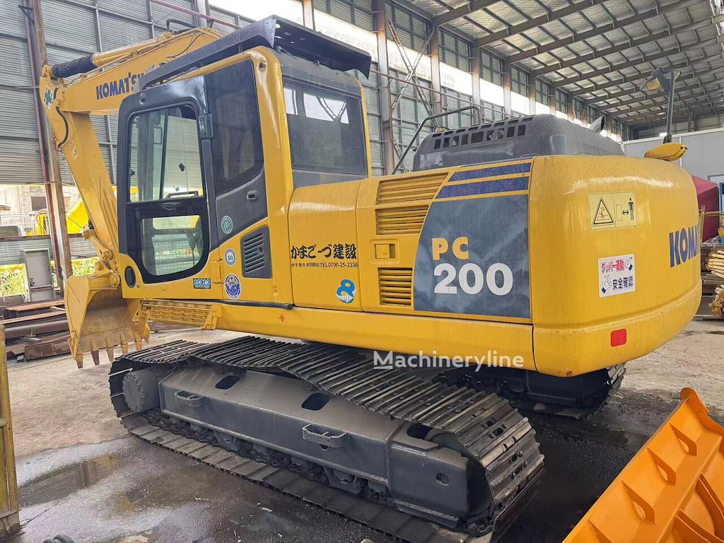 Komatsu PC200-8 bager guseničar