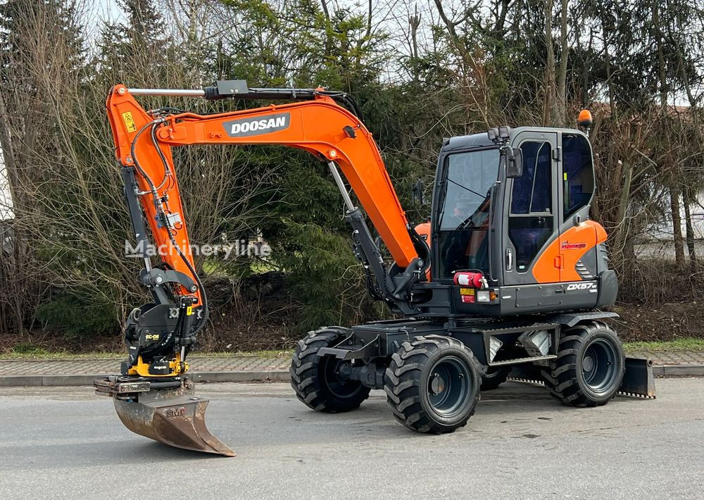 Doosan DX57W bager točkaš