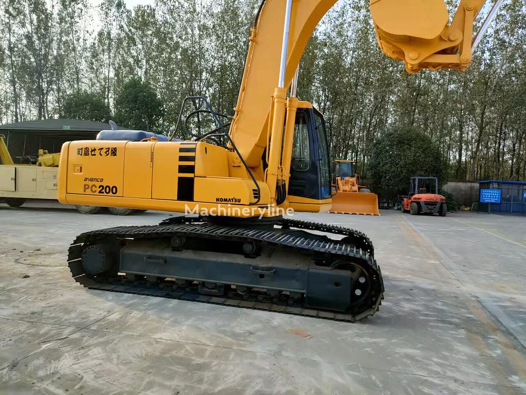 Komatsu PC200-6 bager guseničar