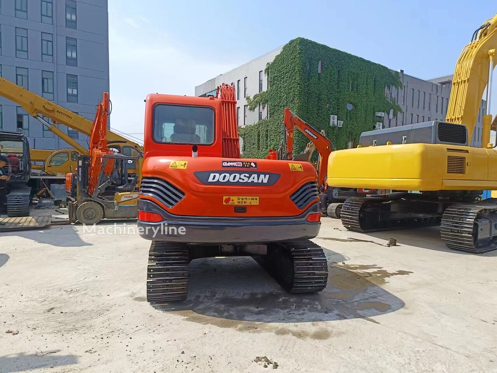 Doosan DX80 midi bager