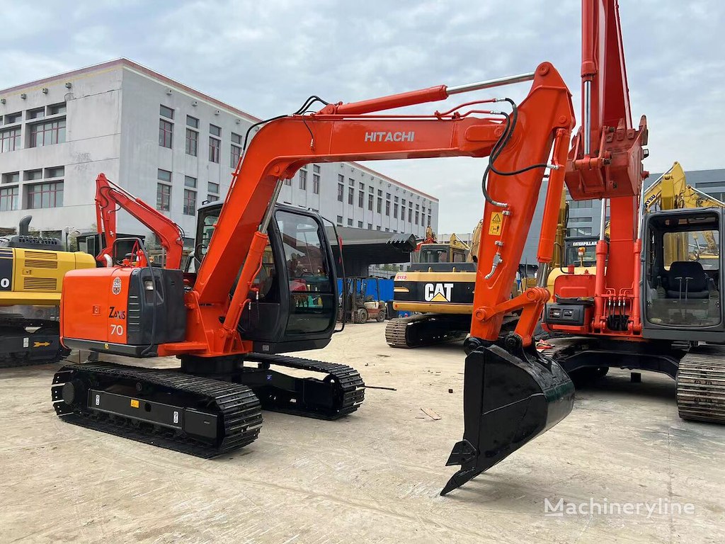 Hitachi ZX70 midi bager