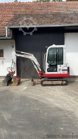Mini bageri
Takeuchi TB016