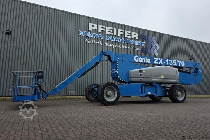 Artikulisan teleskopski bum lift
Genie ZX135/70 Diesel, 4x4x4 Drive, 43m Lifting Height,