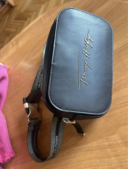 Torbica Tommy Hilfiger