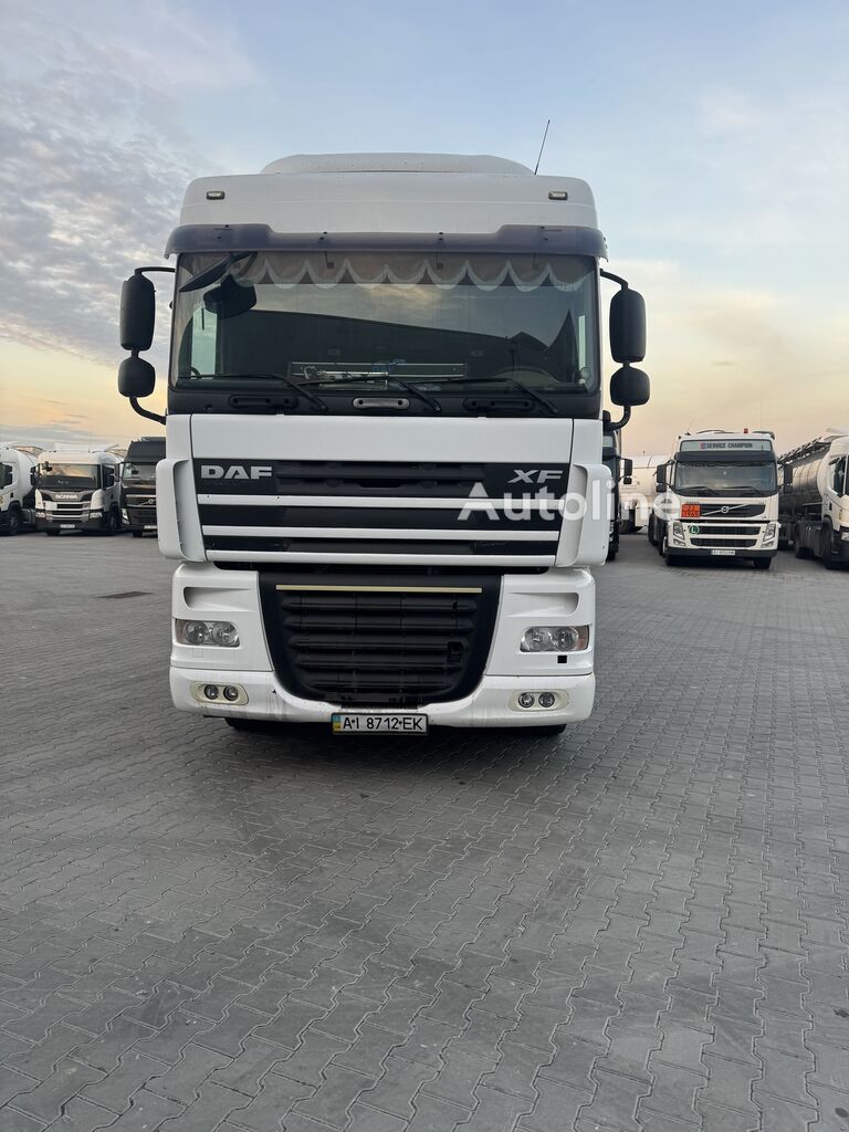 DAF XF 105 460 tegljač + poluprikolica za prevoz zrna