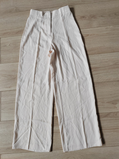 Nove pantalone Esmara