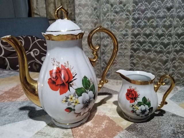 Čajnik i bokalče porcelan Zaječar