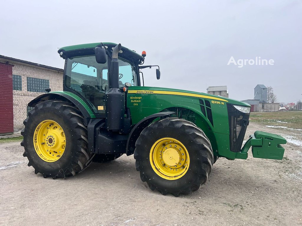 John Deere 8335 R traktor točkaš