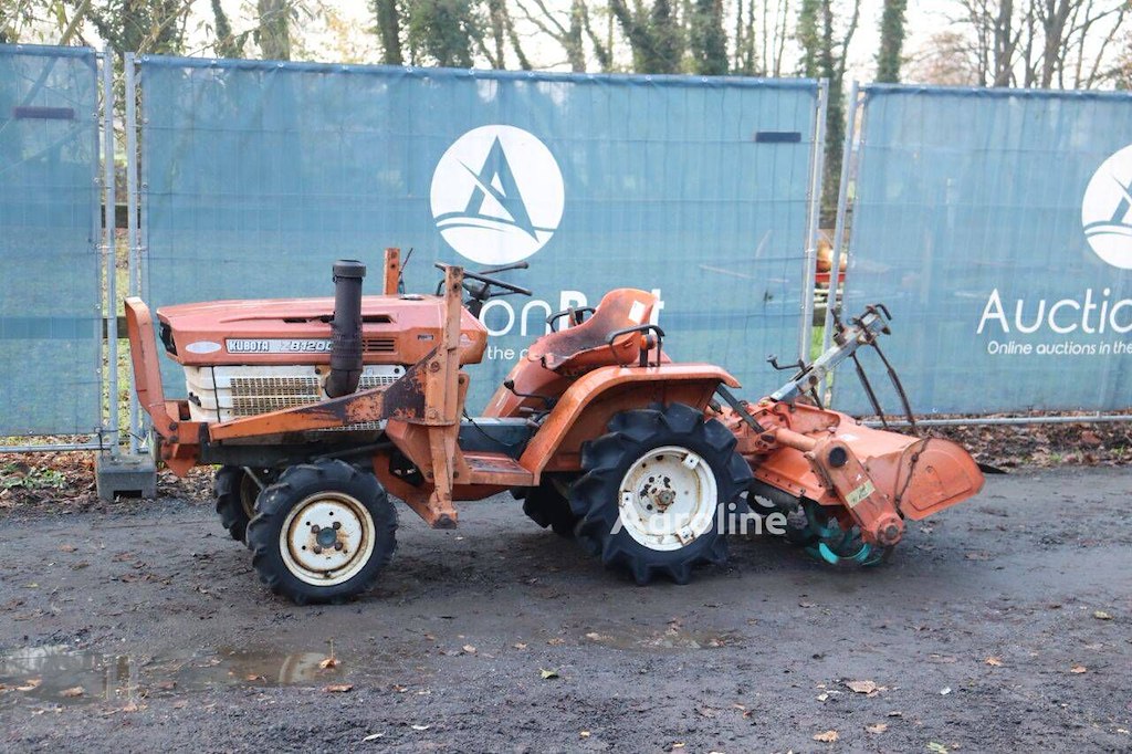 Prodaje se Kubota ZB1200 traktor točkaš na aukciji
