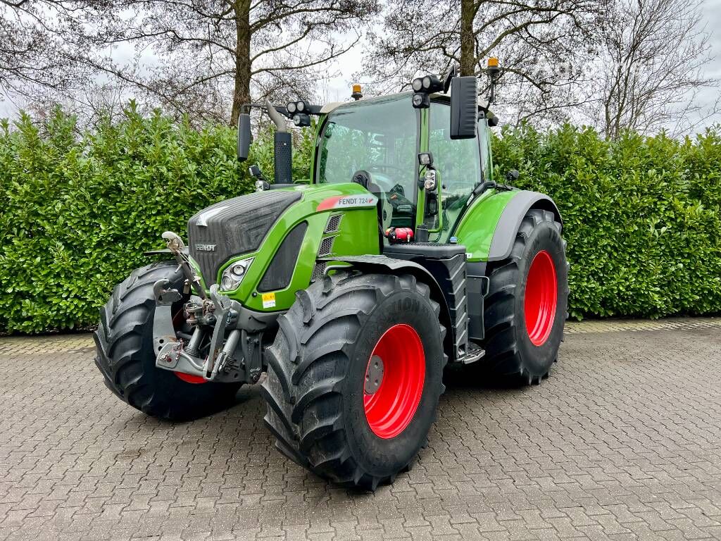 Fendt 724 S4 Profi traktor točkaš