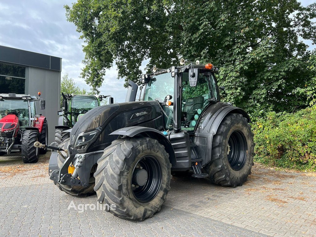 Valtra T174 Versu traktor točkaš