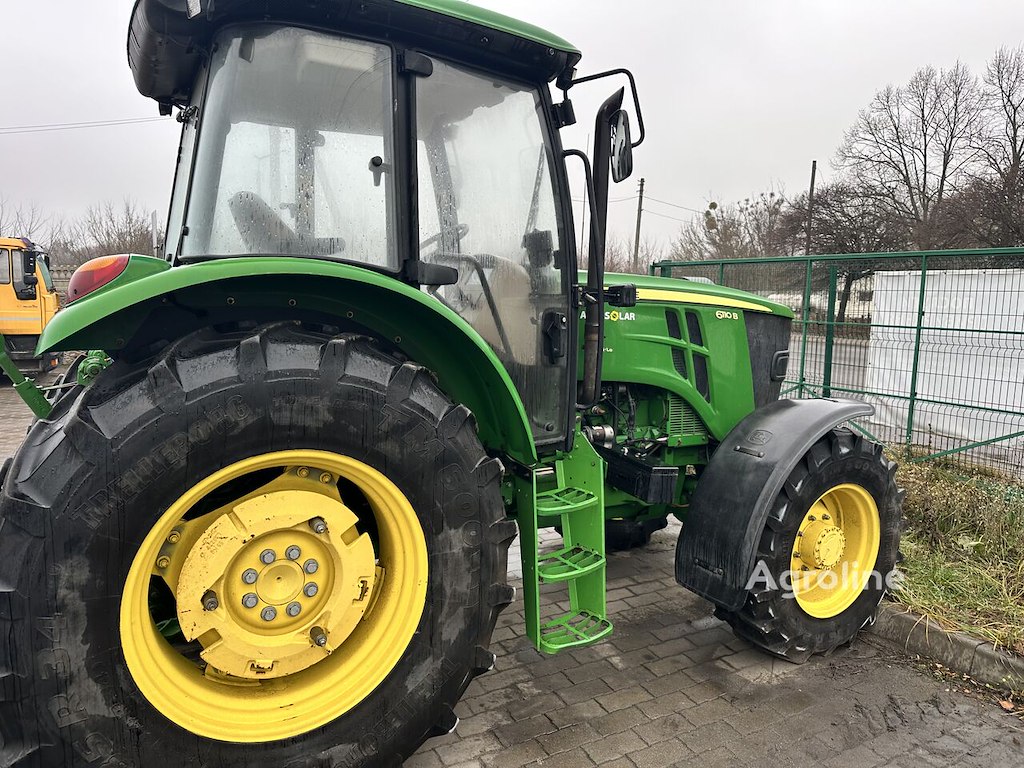 John Deere 6110 B traktor točkaš