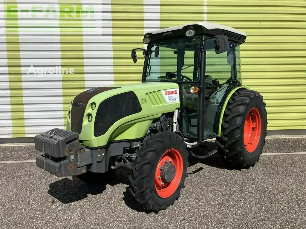 Claas nexos 230 f traktor točkaš