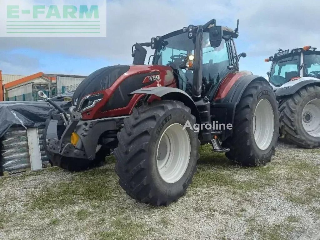 Valtra t 255 versu Versu traktor točkaš