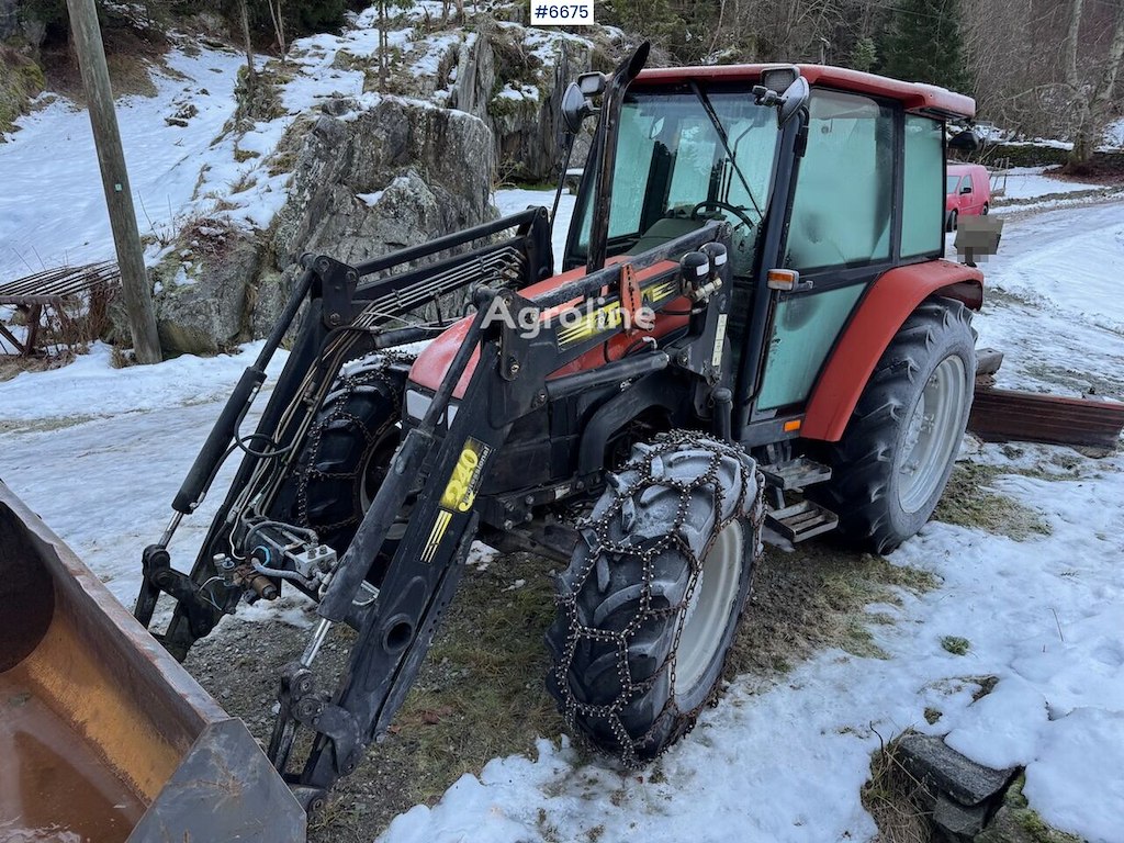 New Holland L 85 traktor točkaš